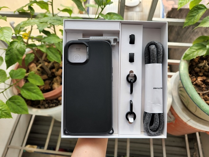 Đánh giá ốp DEVILCASE PRO 2: Chống sốc chuẩn quân đội, dây đeo thời trang tiện lợi